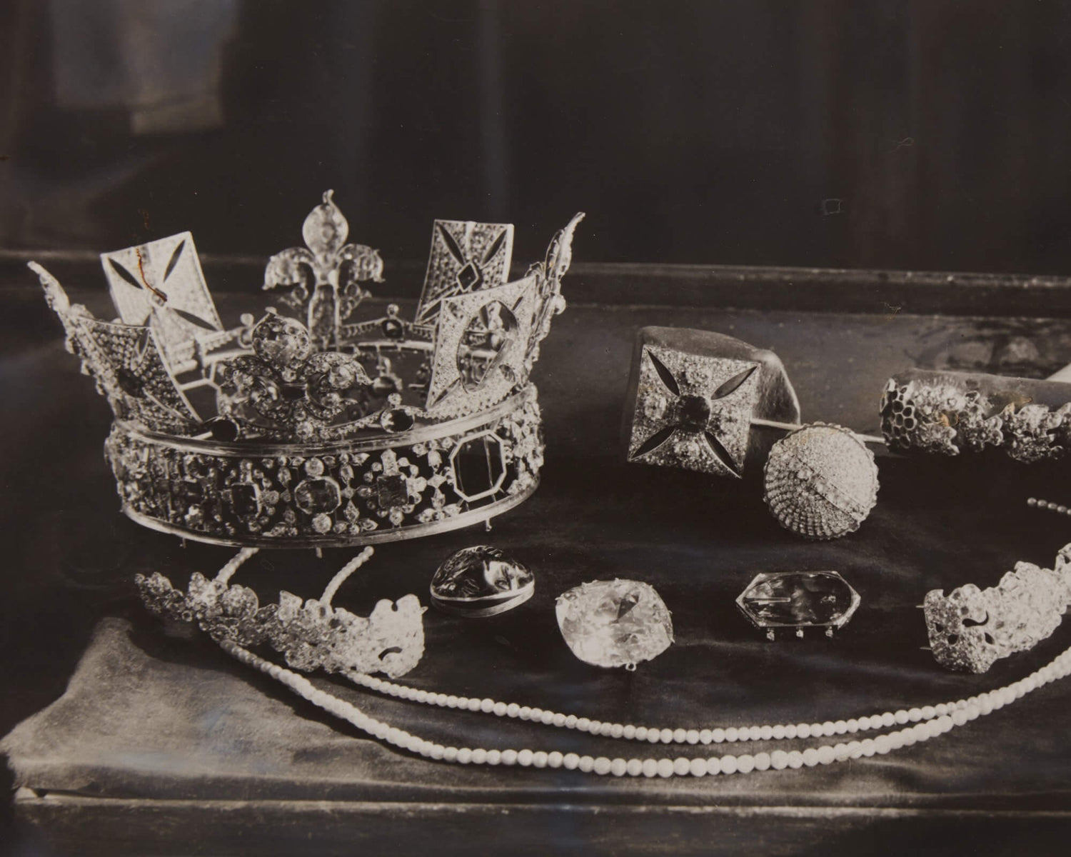 What Role Does the Crown Jeweller Play in a Coronation?